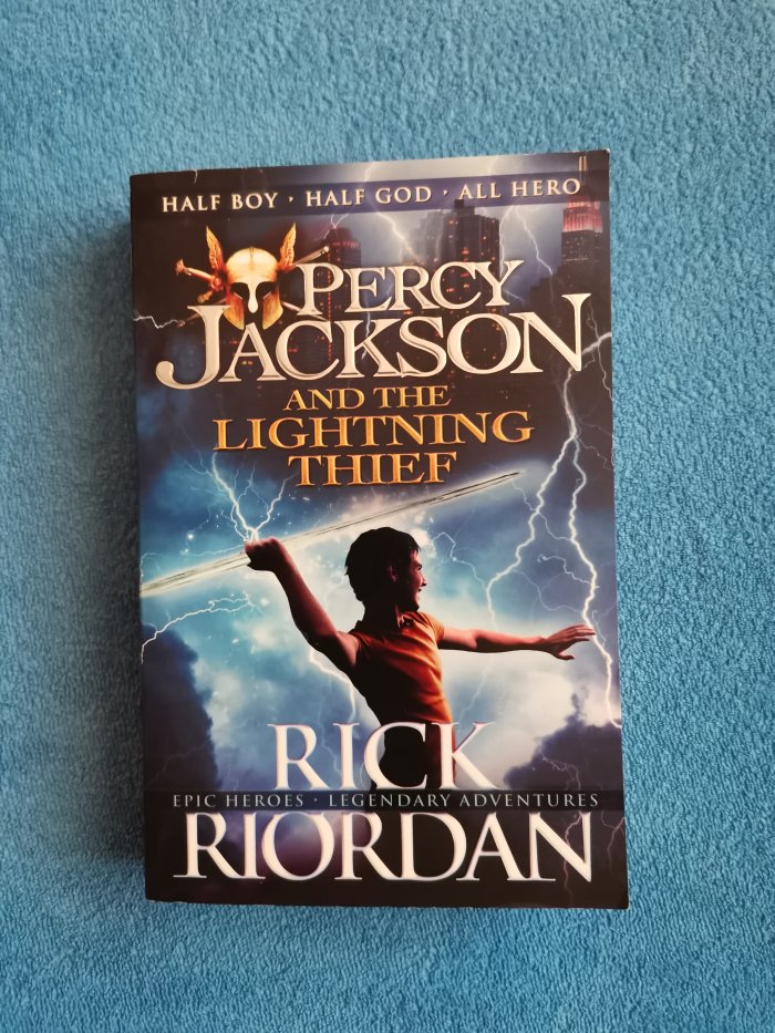 Kniha Percy Jackson and the Lightning Thief - Trh knih - online antikvariát